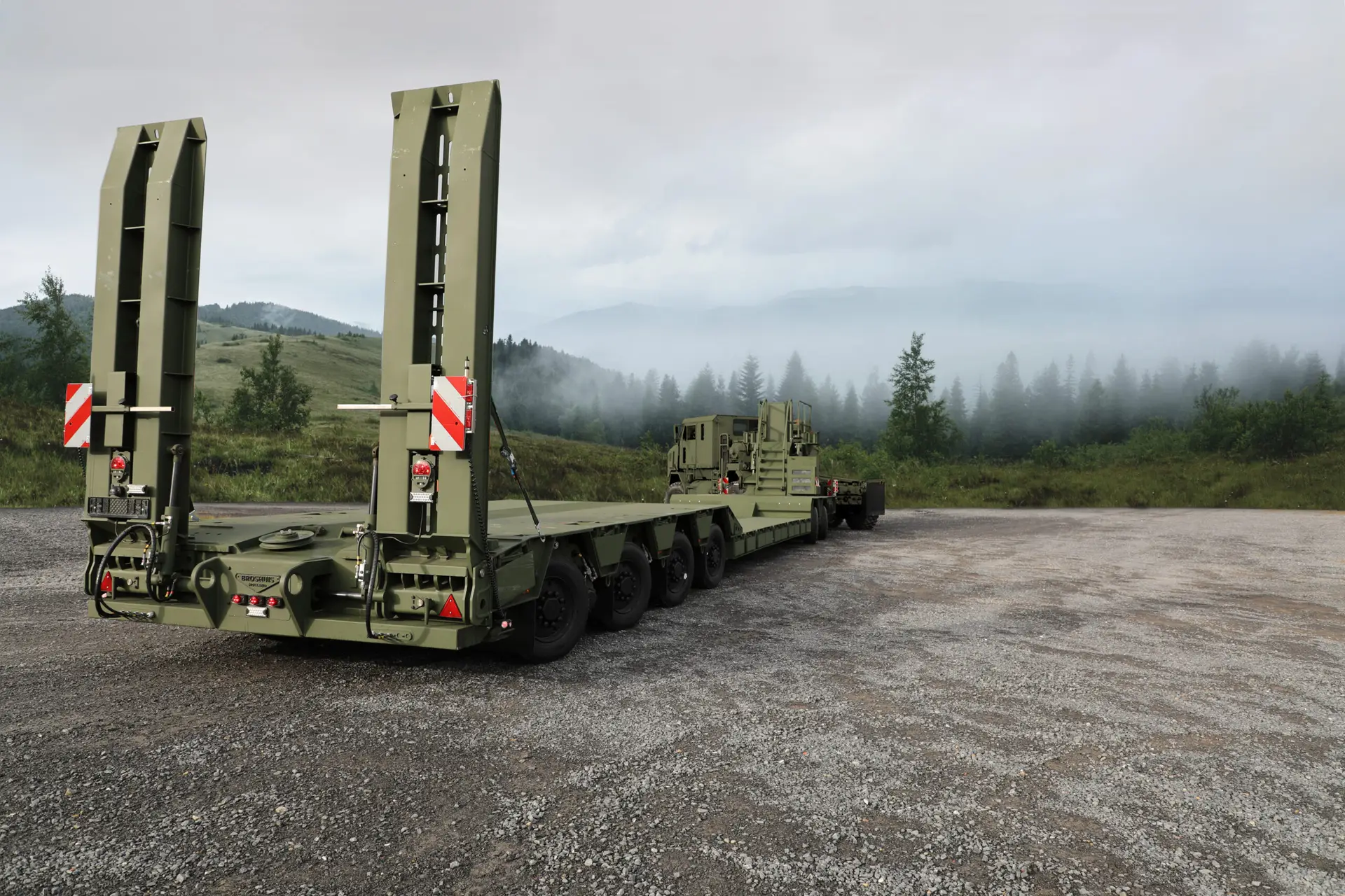 OSHKOSH DEFENSE RECEIVES $27.3 MILLION ORDER FOR MEDIUM EQUIPMENT TRAILERS | Oshkosh Defense